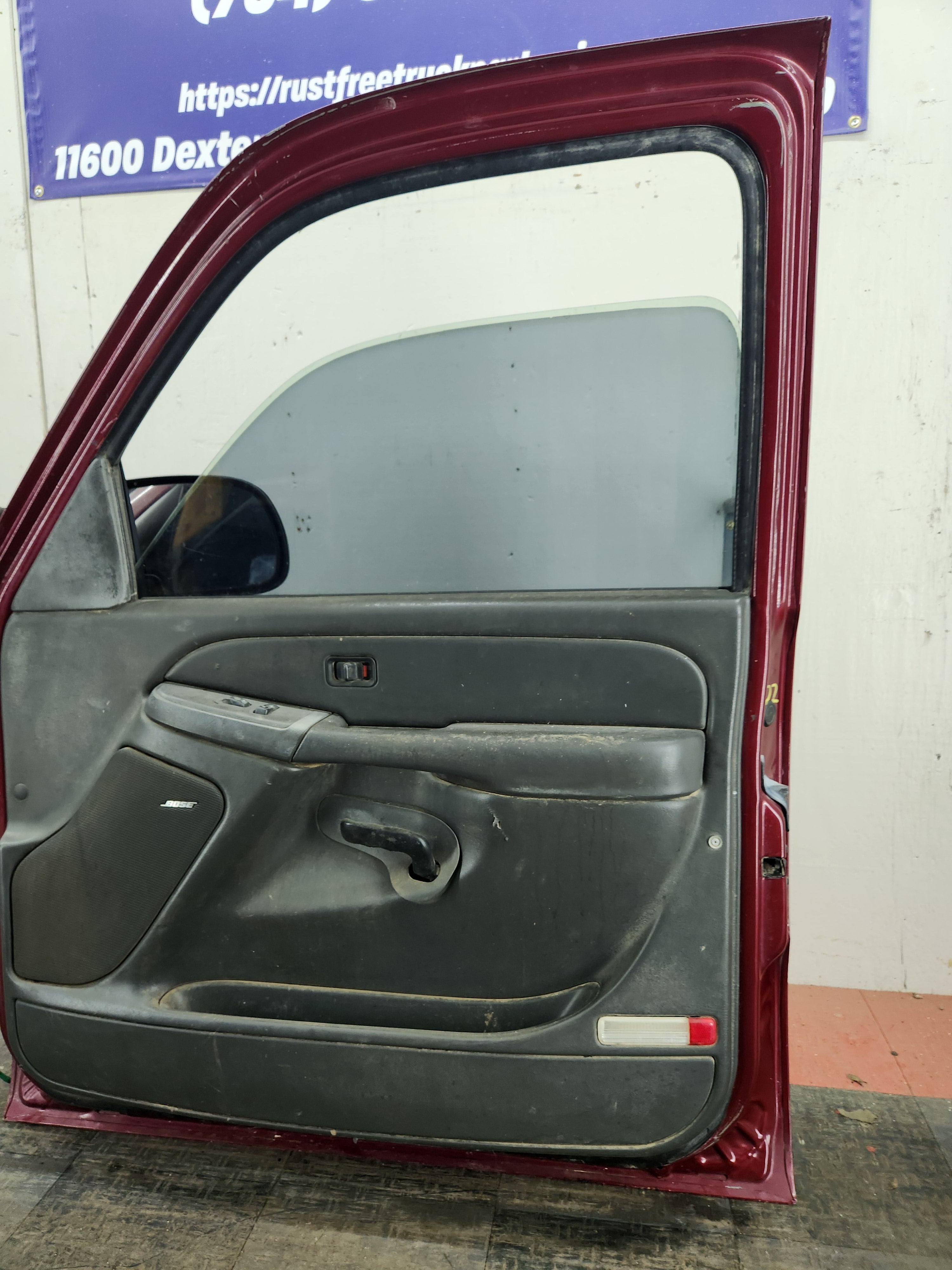 1999 2006 Chevrolet Silverado GMC Sierra 1500 2500 3500 HD Front Passenger Door RH