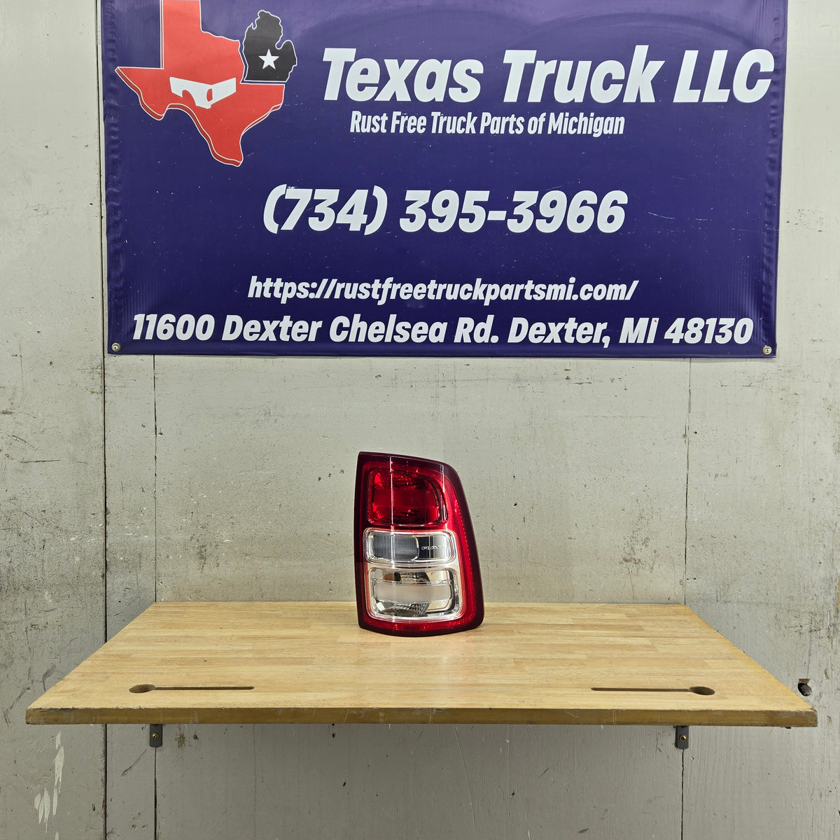 2019-2024 5th Gen Dodge Ram 2500 3500 RH Passenger Side Tail Light Hal ...